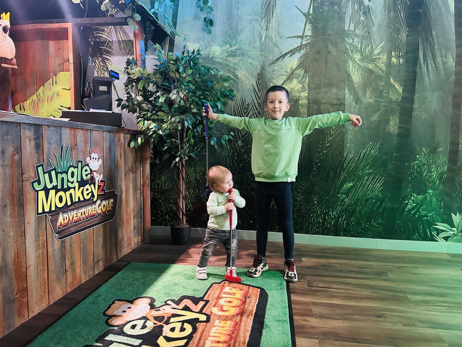 Jungle Monkeyz Adventure Golf Kaune - Kelionės su vaikais