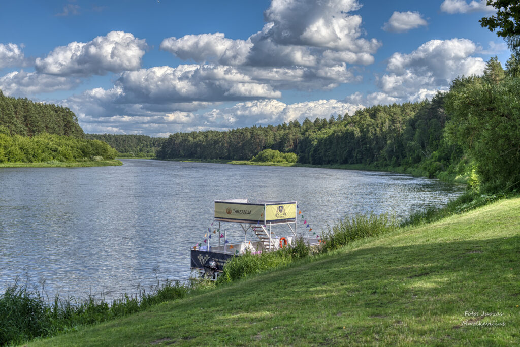 Vandens pramogos vasarą Lietuvoje - Kelionės su vaikais
